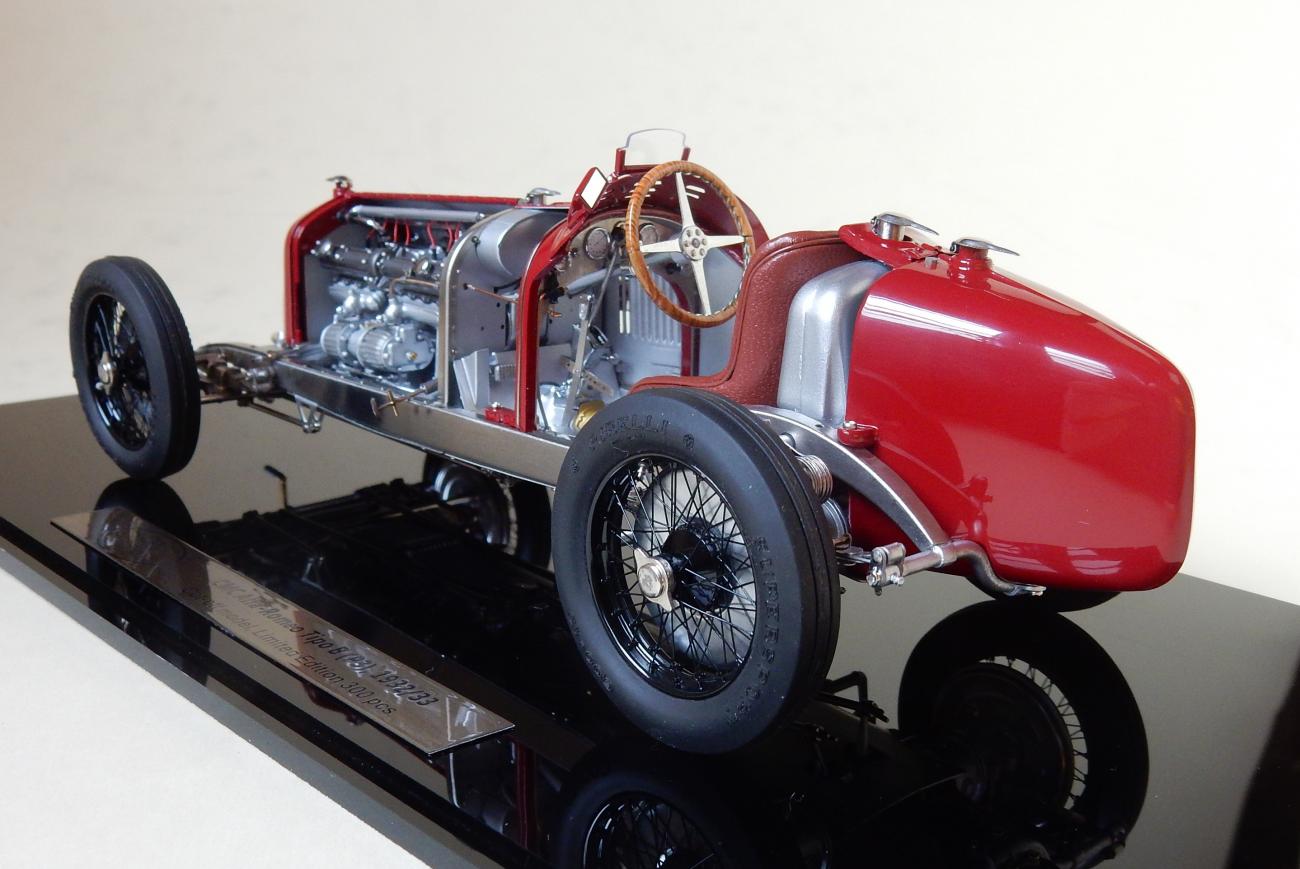 CMC M-257 _ Alfa Romeo Tipo B P3 _ 1932/33 Cutoff model avec vitrine et ...
