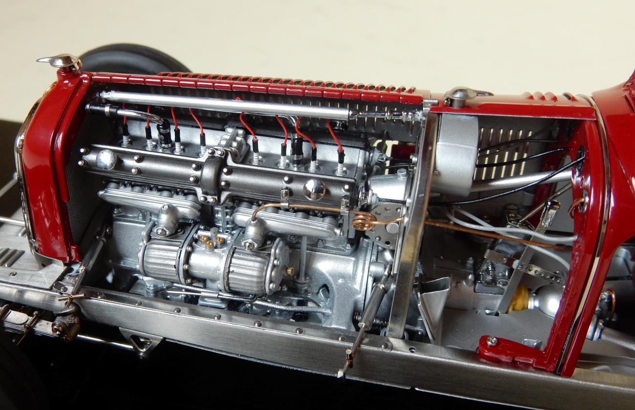 CMC M-257 _ Alfa Romeo Tipo B P3 _ 1932/33 Cutoff model avec vitrine et ...